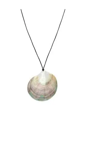 LOVERS AND FRIENDS Avery Shell Necklace In Grey