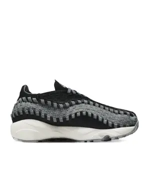 Nike Logo Detailed Lace-up Sneakers - Black