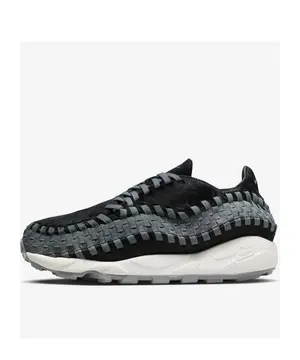 Nike Logo Detailed Lace-up Sneakers