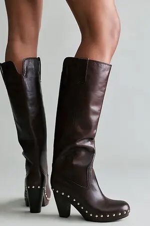 THE FRYE COMPANY Cindy Pull-on Boots - Espresso