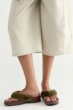 Seychelles Ocean Ave Fuzzy Thong Sandals - Olive Faux Fur