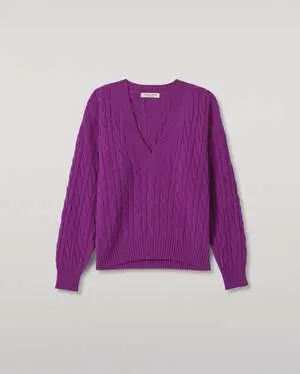 Johnstons Of Elgin Kyleku Deep V Cahmere Jumper