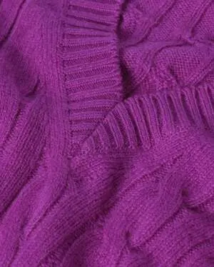 Johnstons Of Elgin Kyleku Deep V Cahmere Jumper