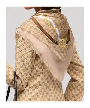 Gucci Shell Gg Jacquard Shawl - Beige