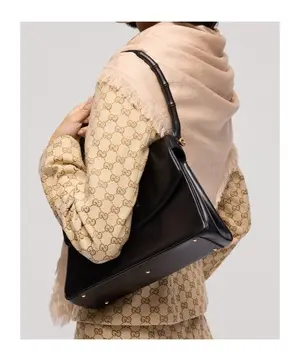 Gucci Shell Gg Jacquard Shawl - Beige