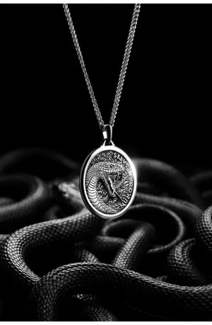 VINCERO Gender Inclusive The Mamba Pendant Necklace