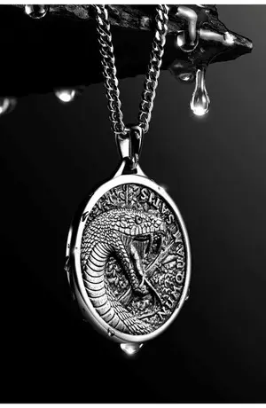 VINCERO Gender Inclusive The Mamba Pendant Necklace