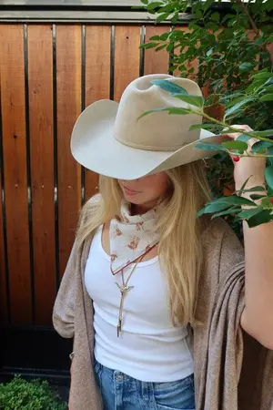 EIGHTEEN FORTY TWO 14k Gold-plated Bolo Tie Necklace - Longhorn