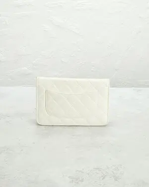 FWRD RENEW Chanel Caviar Classic Wallet On Chain - White