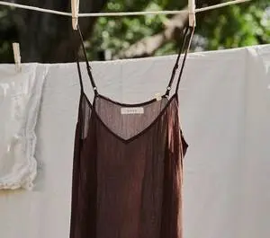 DÔEN Short Deep V-neck Slip