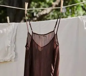 DÔEN Short Deep V-neck Slip