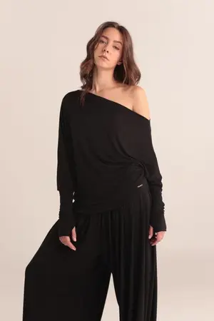 TRISKEL Stellar Asymmetric Drape Top - Black