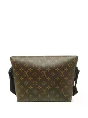 LOUIS VUITTON Magnetic Monogram Macassar Messenger Bag