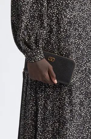 Valentino Garavani Vlogo Signature Zip Around Continental Wallet
