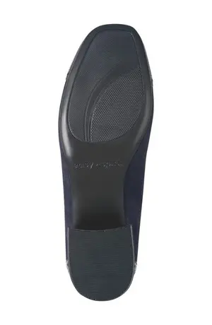 Easy Spirit Jasmin Pump With Cap Toe And Block Heel - Blue