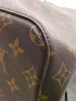 LOUIS VUITTON 2021 Mm Néonoé Bucket Bag - Brown