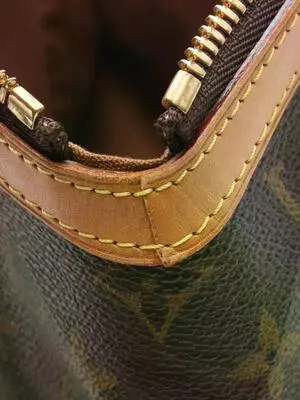 LOUIS VUITTON 2008 Gm Tivoli Monogram Tote Bag