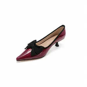 KNEETOES Dixie Pumps With Bow Detailing - Maroon