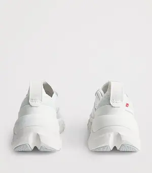 On X Tempo Trainers