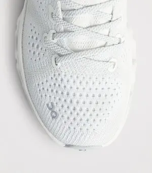 On X Tempo Trainers