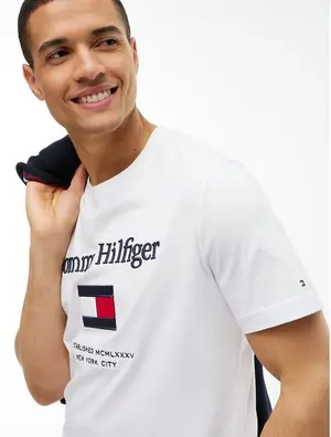 Tommy Hilfiger Embroidered Flag Logo T-shirt - White