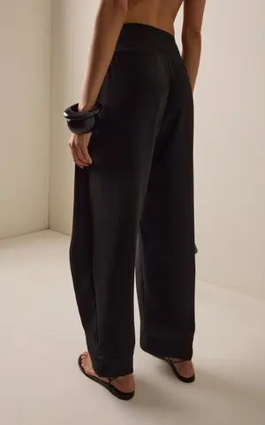 SLOAN Exclusive Pleated Barrel Pants