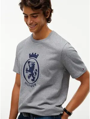 Tommy Hilfiger Big Crest Logo T-shirt