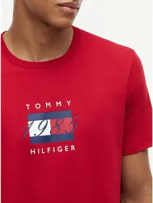 Tommy Hilfiger 1985 Flag Logo T-shirt - Medium Red