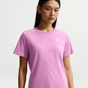 Nike Club Essentials T-shirt - Purple