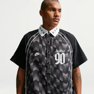 Nike Sb Mad 90 Pack "hypervenom" Sb Dri-fit Bowler Short-sleeve Shirt - Black