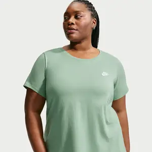 Nike Club Essentials T-shirt - Green