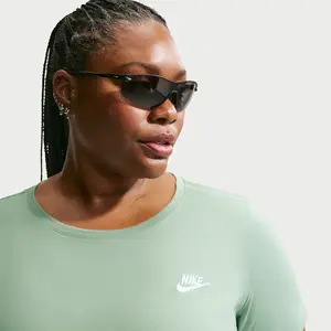 Nike Club Essentials T-shirt - Green