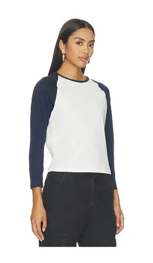 Good American Long Sleeve Raglan Tee In White