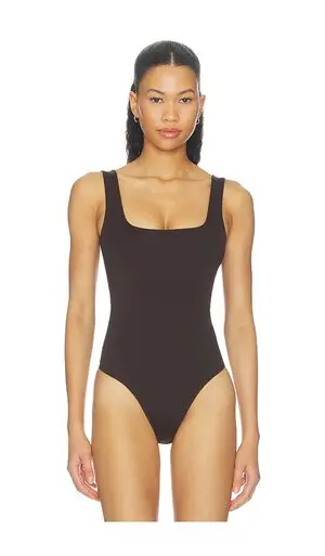 Good American The Sculpting Modern Tank Top In Brown