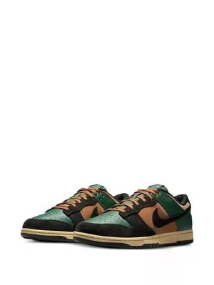 Nike Dunk Low Retro Sneakers