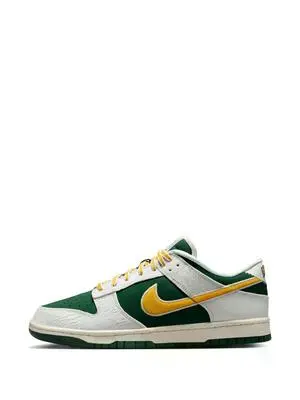 Nike Dunk Low Retro Sneakers
