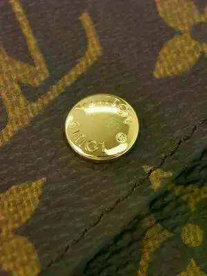 LOUIS VUITTON 2010 Porte Monnaie Plat Monogram Coin Case