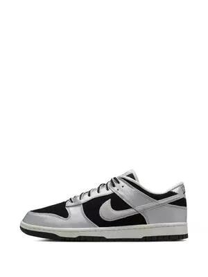 Nike Dunk Low Retro Sneakers
