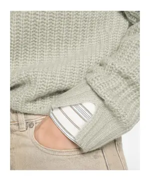 ALLUDE Long-sleeved Sweater