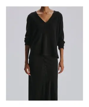 THE ROW Poesis Lightweight Cashmere V-neck Sweater - Black