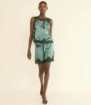 DÔEN Irsa Short With Scalloped Lace Hem