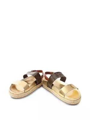 LOUIS VUITTON 2017 Odyssey Line Monogram Flat Sandals