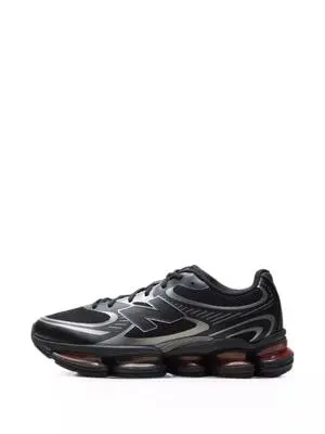 NEW BALANCE 2000 Chunky Rubber Sole Sneakers - Black