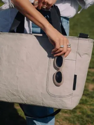 OUT OF THE WOODS Seagull Messenger Cooler