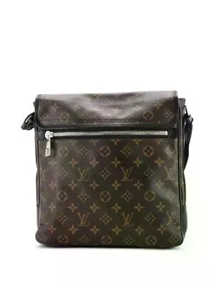 LOUIS VUITTON Monogram Canvas Mm Messenger Bag