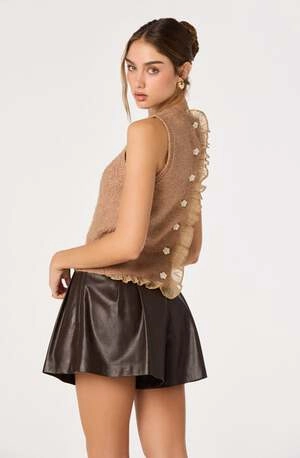 Astr The Label Pernille Cable Knit Sweater Vest - Camel