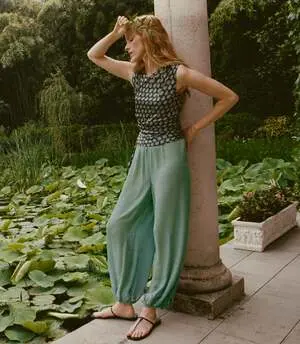 DÔEN Yaria Pant In Silk Georgette With Lace Detail - Malachite