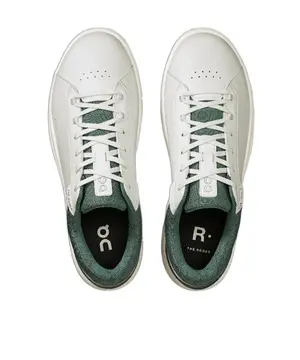 On The Roger Advantage Sneakers