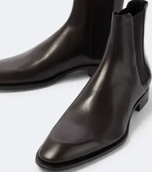 Saint Laurent Aurelien Leather Chelsea Boots