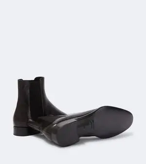 Saint Laurent Aurelien Leather Chelsea Boots